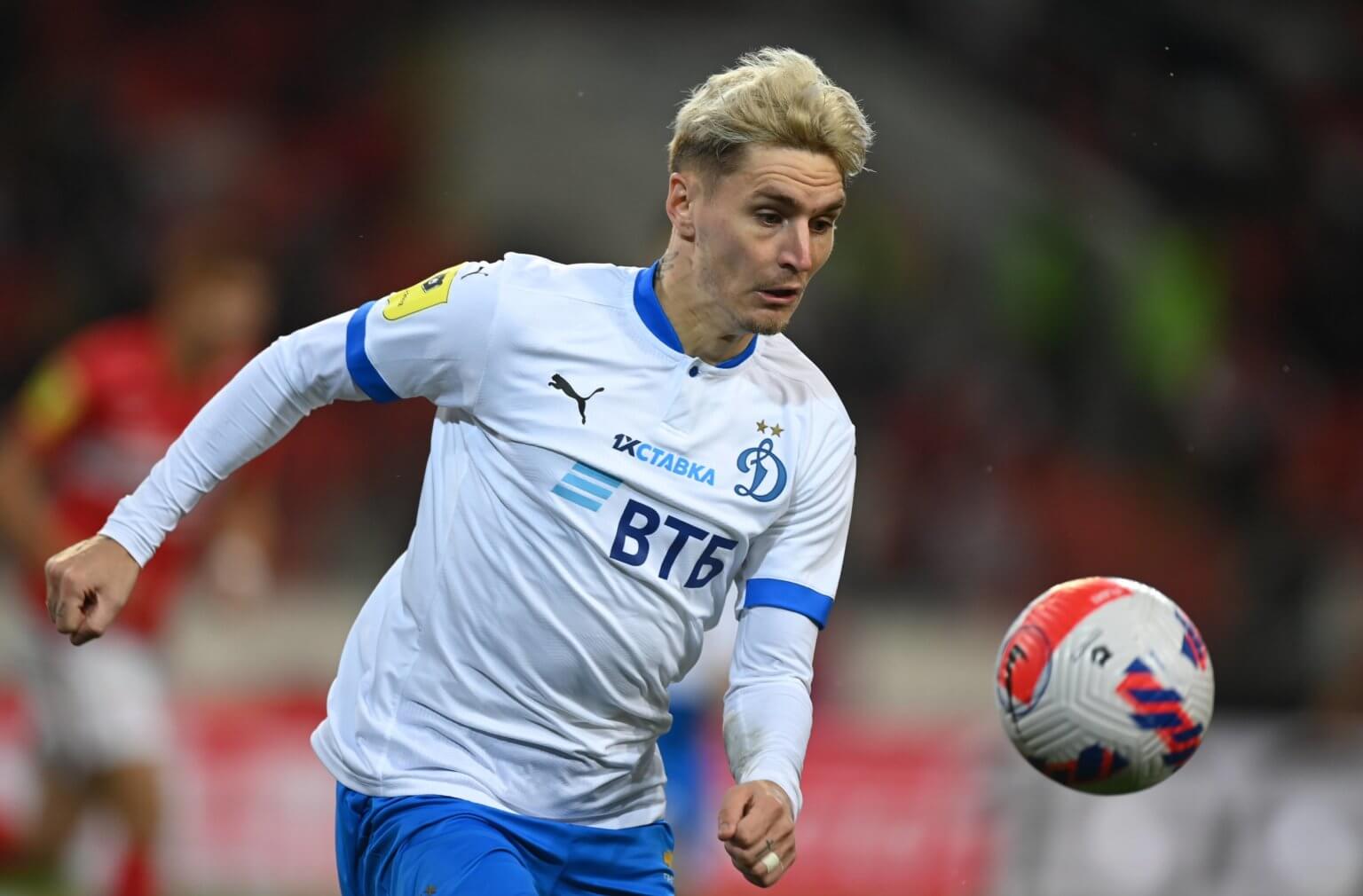 Flamengo acerta a contratação do lateral-direito Varela e a venda do ...