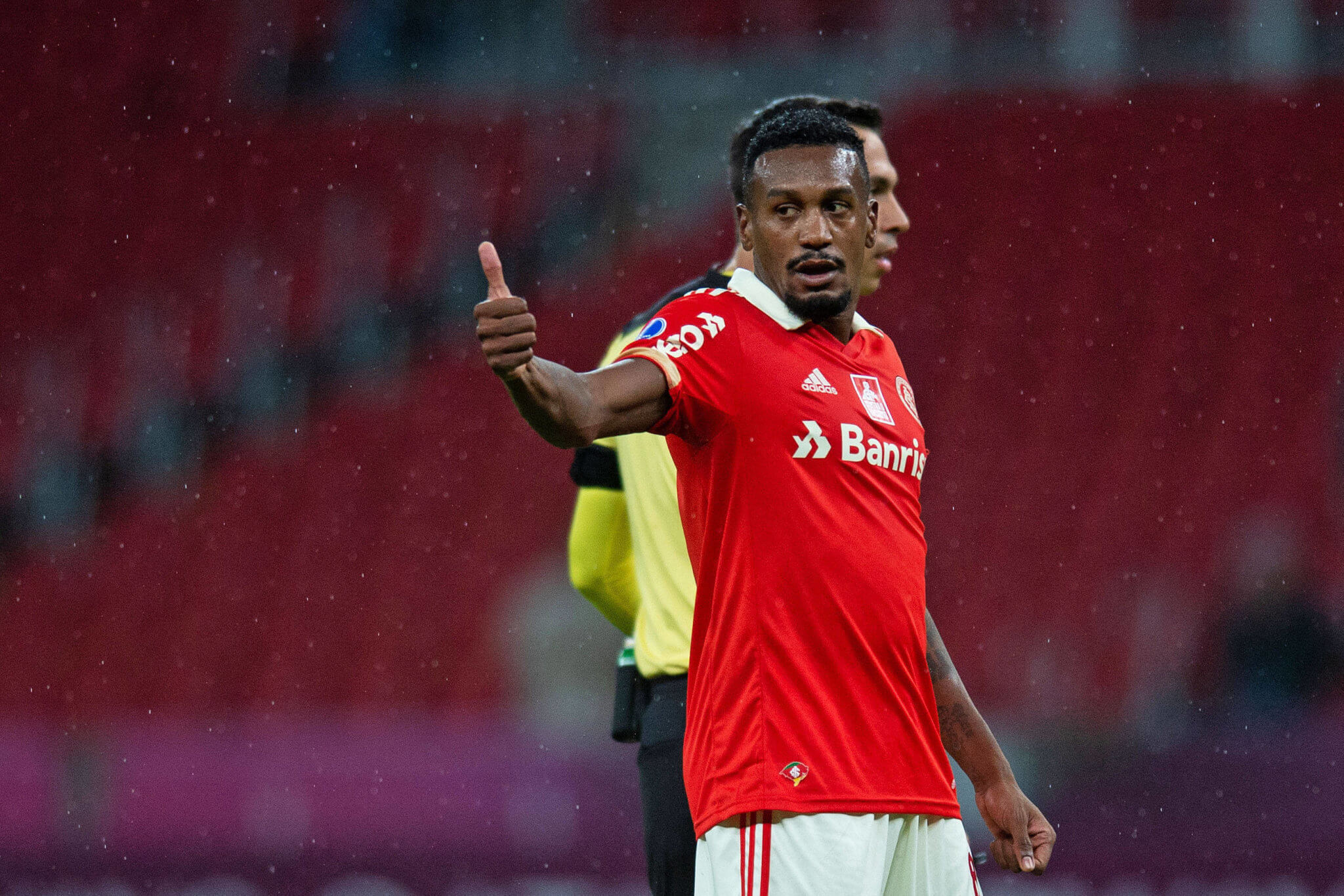 Atlético-MG oficializa a contratação do meia Edenílson; Nacho Fernández ...