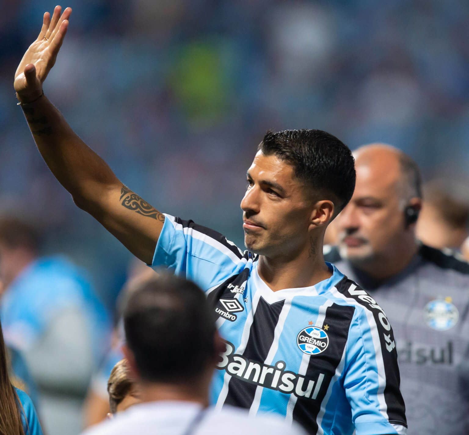 Suárez estreia no Grêmio com hat-trick e título da Recopa Gaúcha