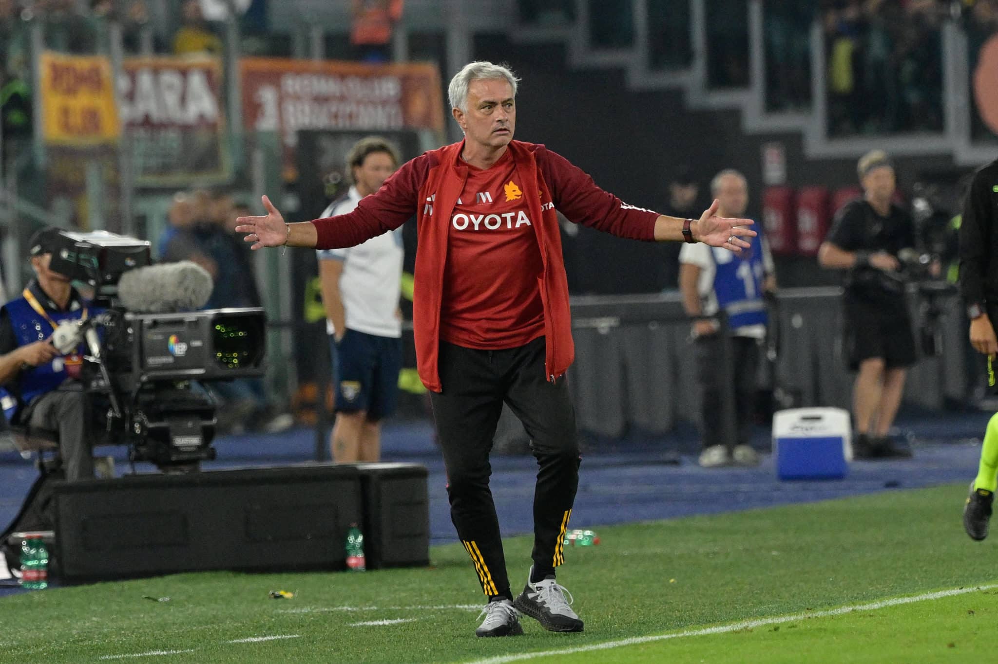 Pressionado na Roma, Mourinho afirma que recusou 'oferta mais louca da ...