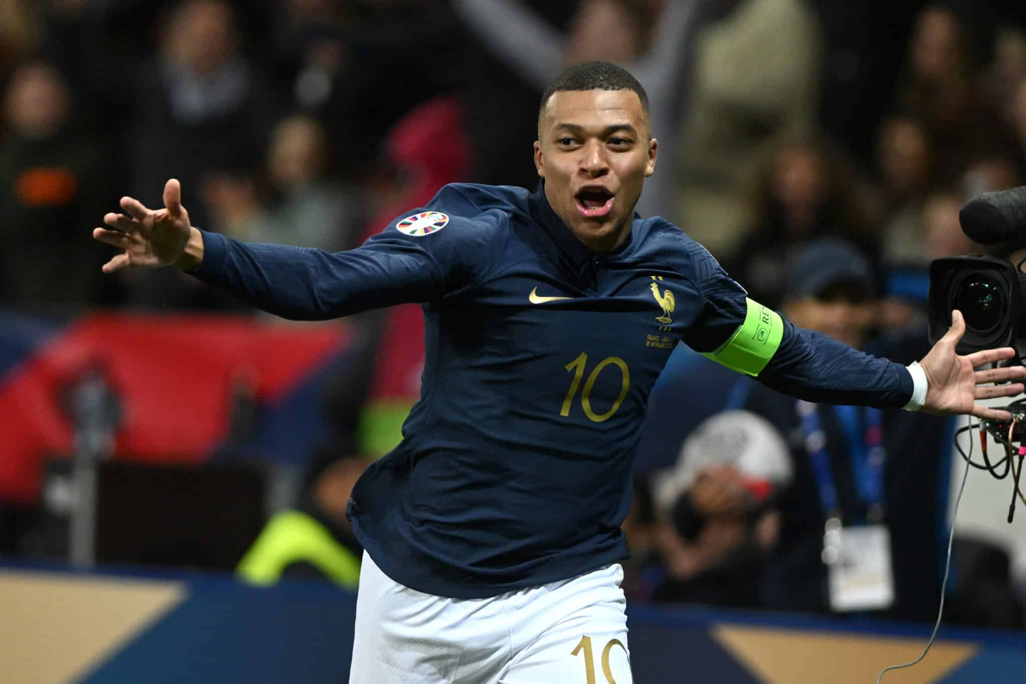 Mbappé chega aos 300 gols com 24 anos e supera Messi e Cristiano Ronaldo
